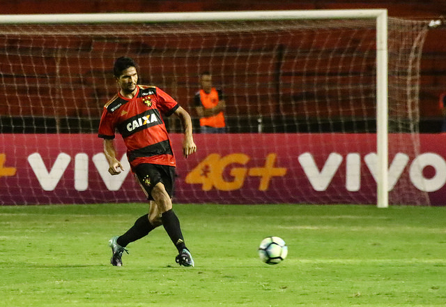 São Paulo segue novela com meio-campista: veja o mercado! - Gazeta ...