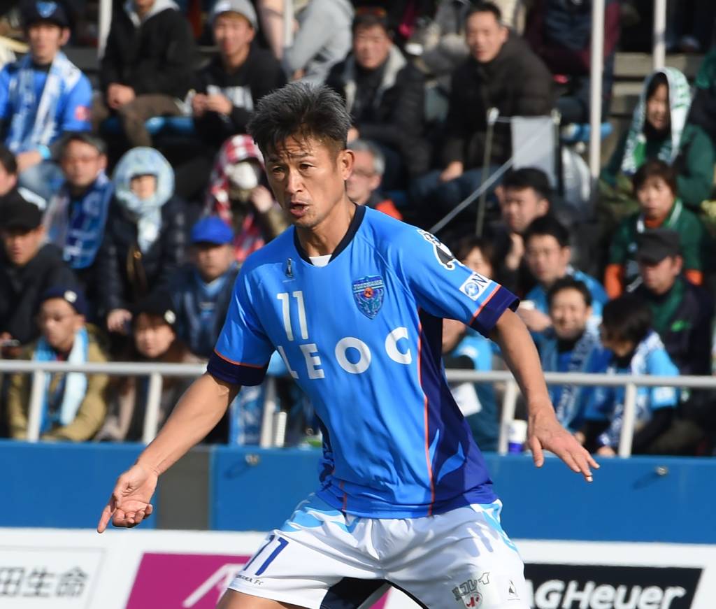 Aos 50 anos, Kazu renova seu contrato com equipe japonesa - Gazeta ...