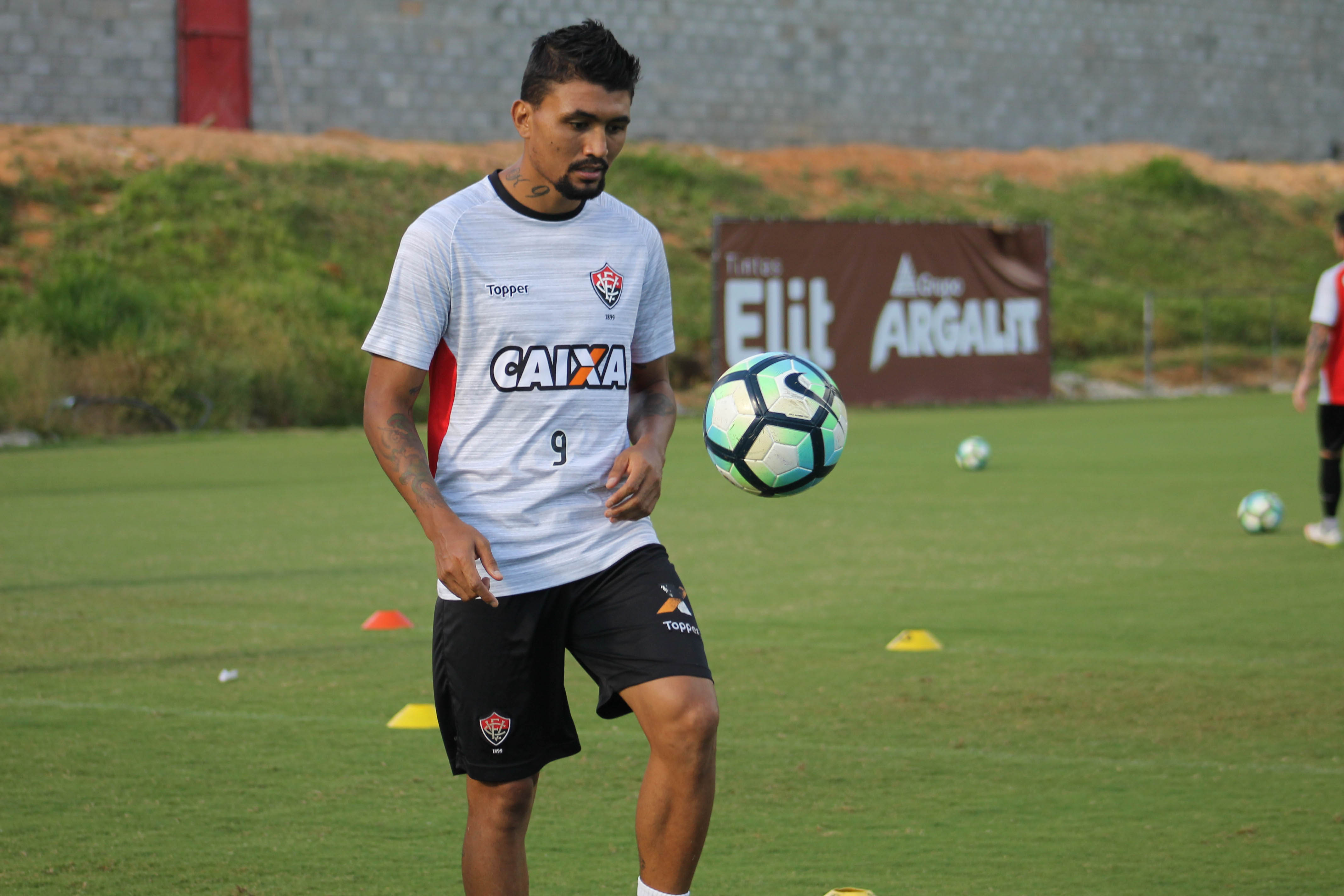 Kieza chega ao Rio para assinar contrato com o Botafogo - Gazeta Esportiva