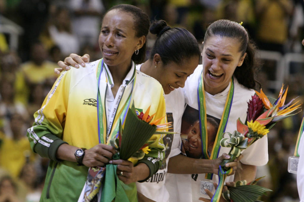 Relembre carreira de Janeth Arcain no basquete brasileiro - Gazeta ...