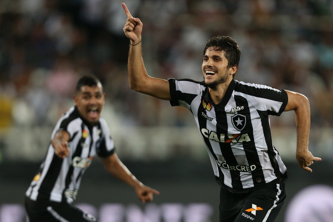 Igor Rabello comemora gol após ser criticado pela torcida - Gazeta ...