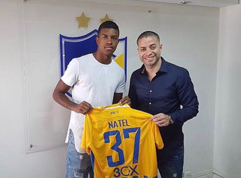 Revelado no São Paulo, Léo Natel se apresenta a clube do Chipre ...