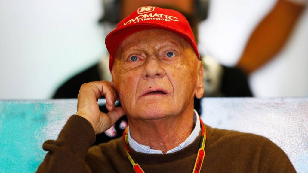 Niki Lauda recebe alta de hospital após mais de dois meses internado ...