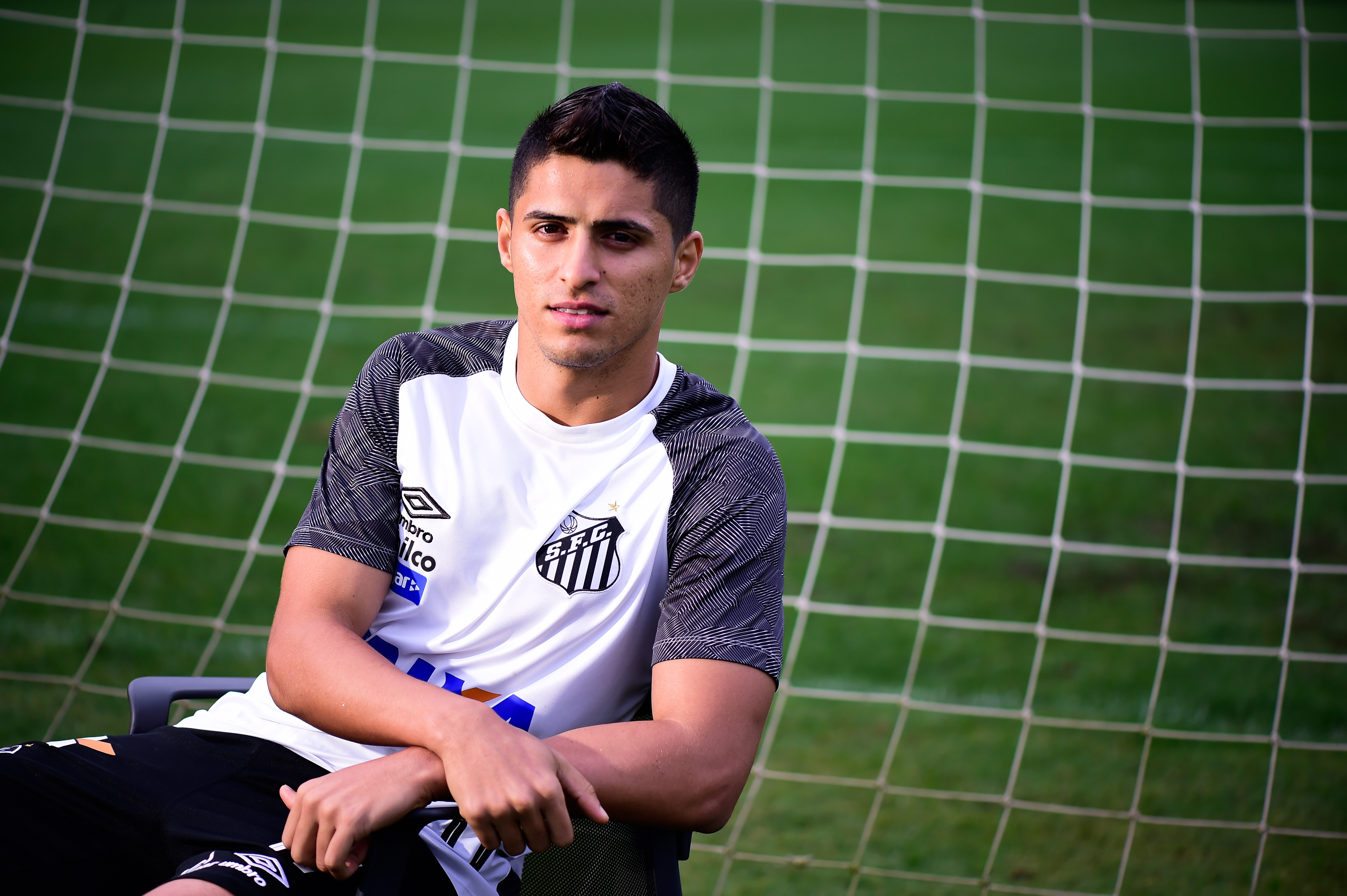 Daniel Guedes abdica de noites com o filho antes de chance no Santos ...
