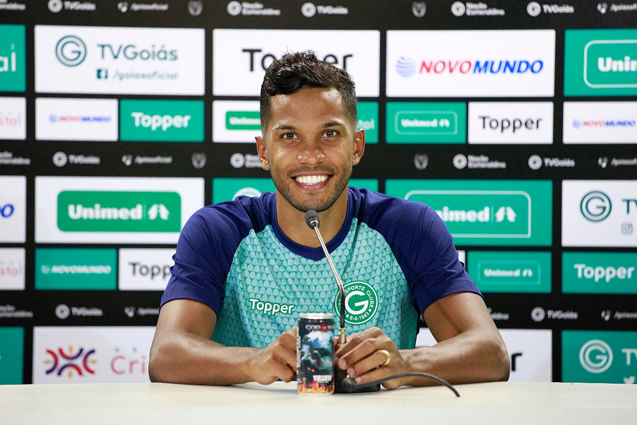 Yago exalta qualidade do elenco do Goiás e vê briga sadia por posição ...