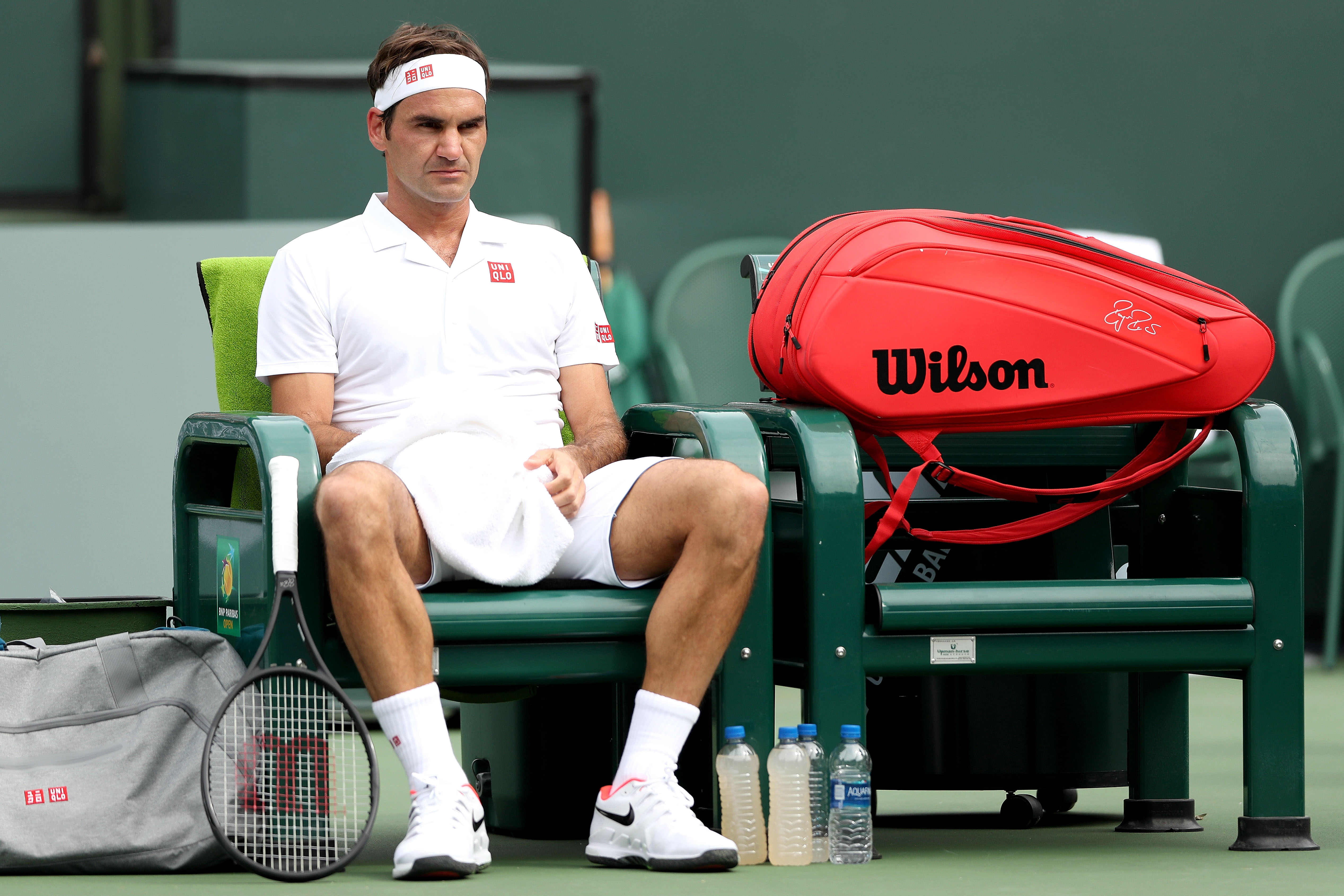 Federer aprova estreia em Indian Wells e admite irregularidade no saque ...