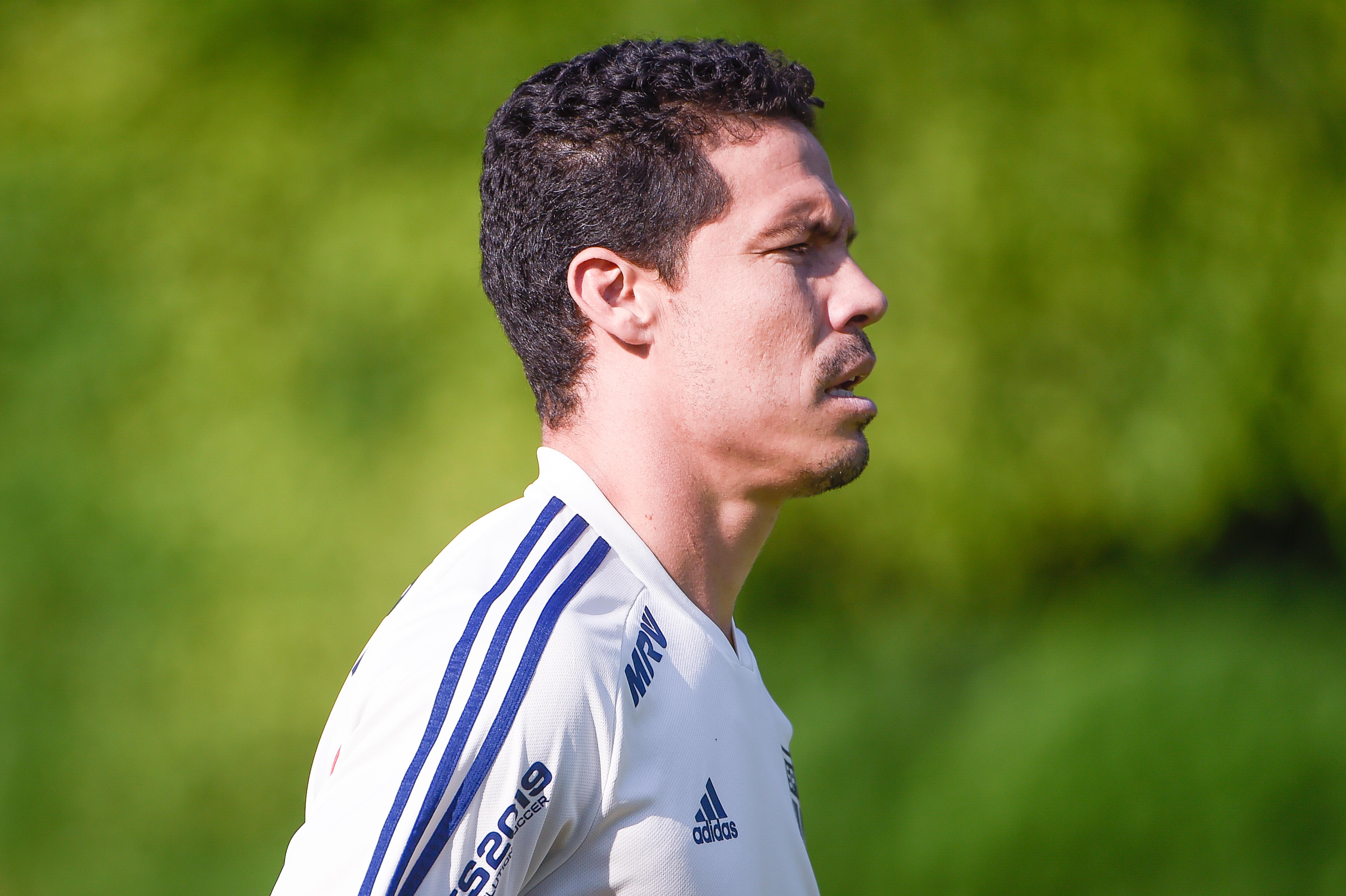 Hernanes trabalha em campo e inicia transição no São Paulo - Gazeta ...