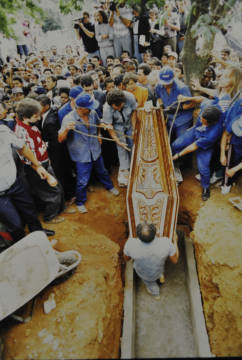 Morte de Dener faz 25 anos: veja fotos do enterro do atacante - Gazeta ...