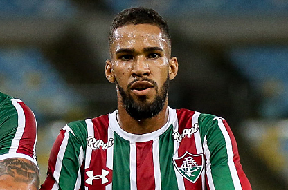 Everaldo seria alternativa para lacuna na ponta direita - Vídeos ...