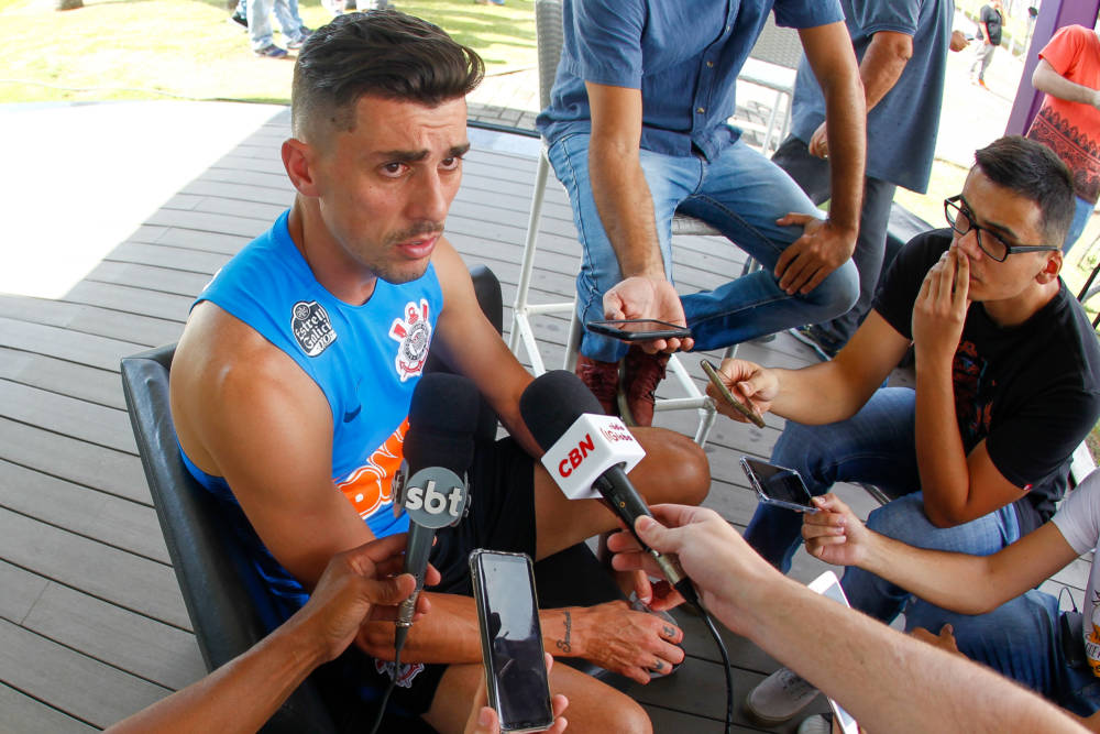 Avelar se vê como melhor lateral do Paulista e com chances na Seleção ...