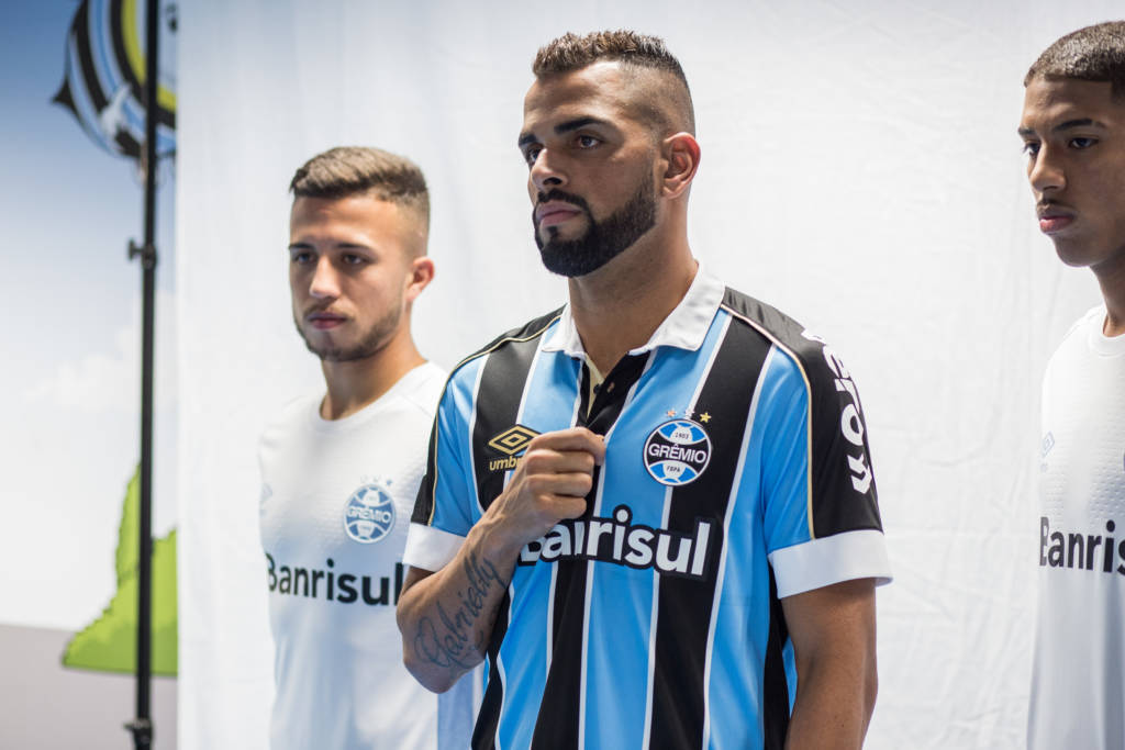 Confira os novos uniformes do Grêmio para a temporada - Gazeta Esportiva