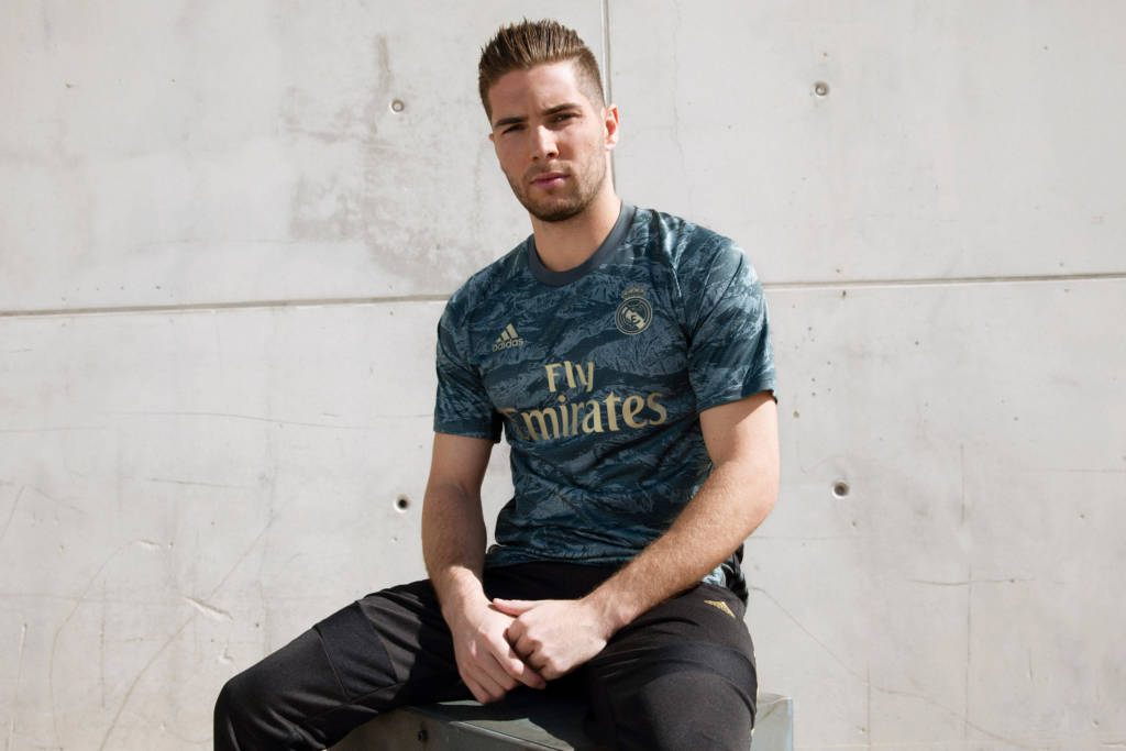 Veja fotos do segundo uniforme do Real Madrid para próxima temporada ...