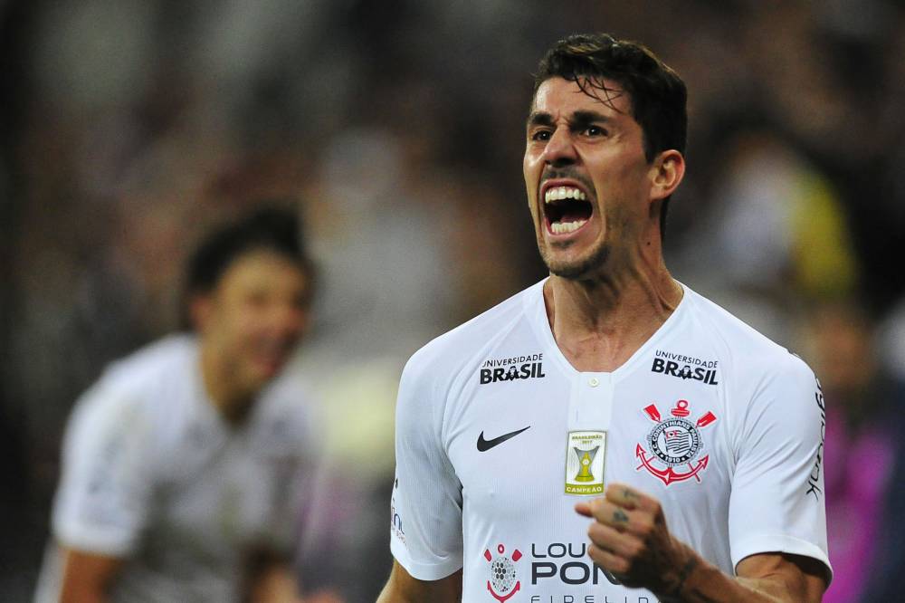 De contrato renovado, Avelar quer controle do jogo contra o Flamengo ...