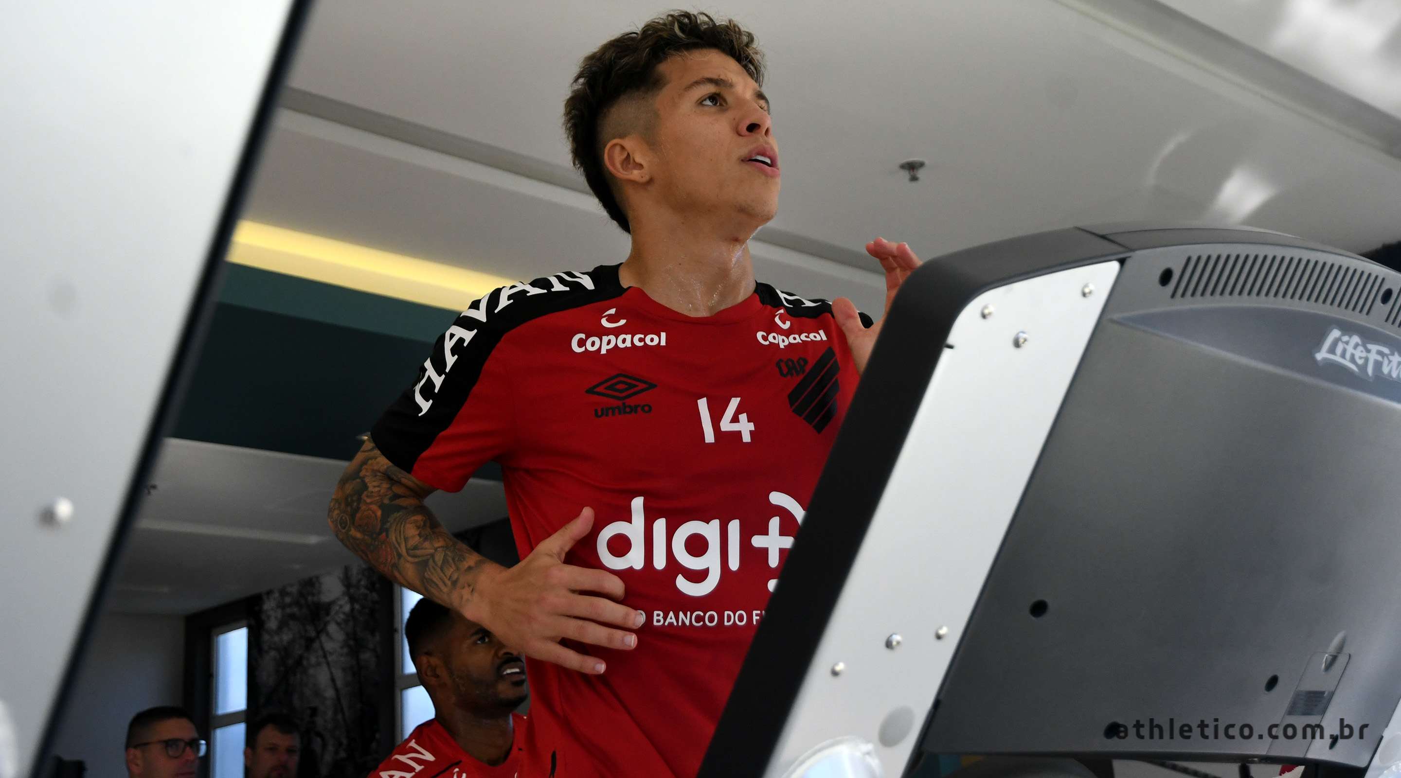 Bruno Nazário tem nova lesão no joelho e preocupa Athletico-PR - Gazeta ...