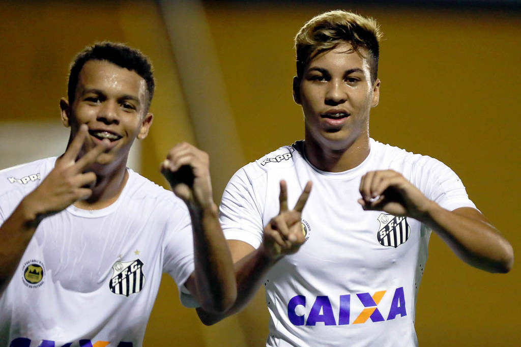 Veja fotos de Sandry, volante do Santos - Gazeta Esportiva
