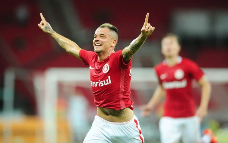 D'Alessandro recebe homenagem do Internacional em seu aniversário ...