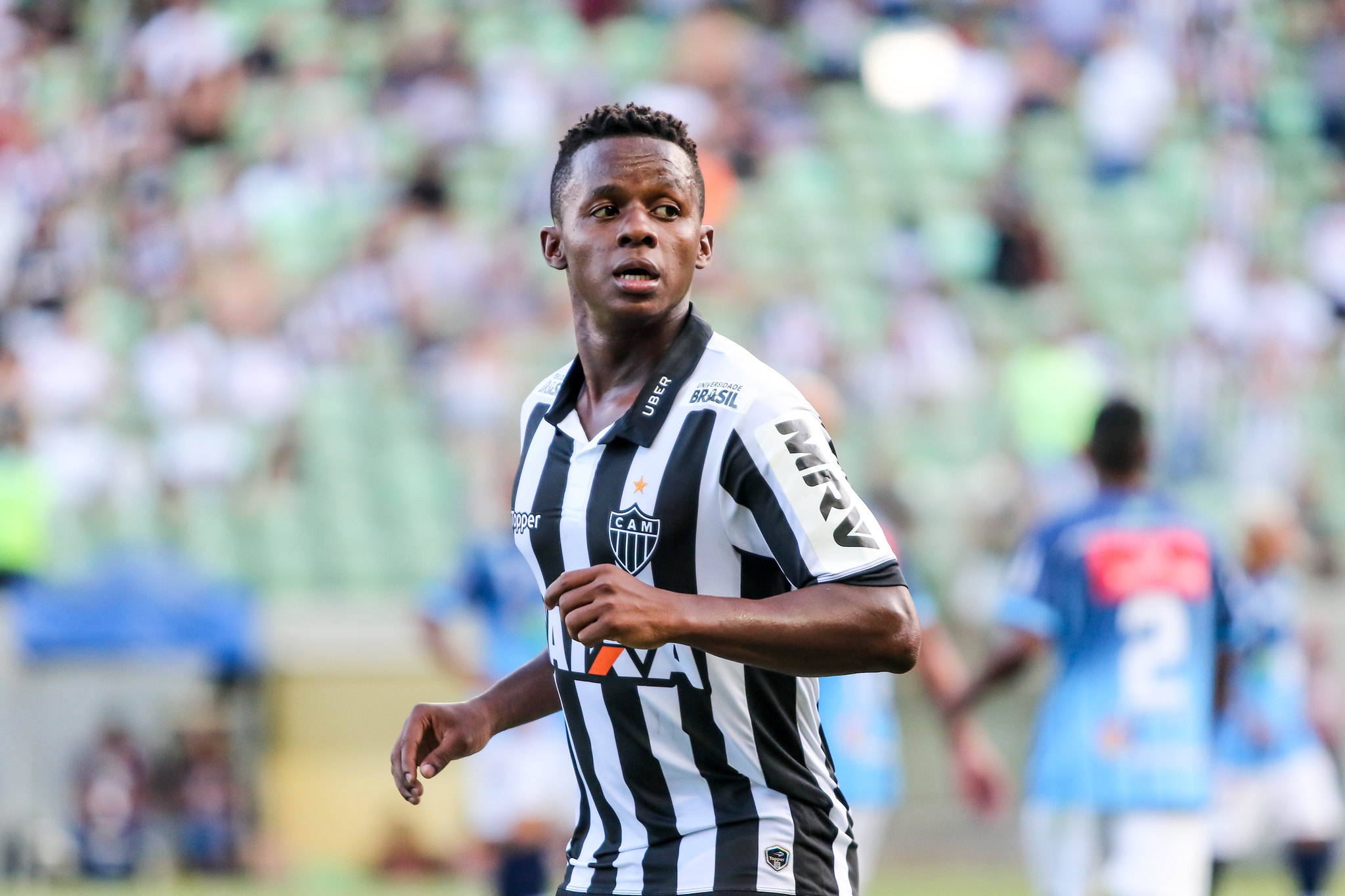 Cazares revela desejo de jogar pelo Corinthians: "Uma equipe muito ...