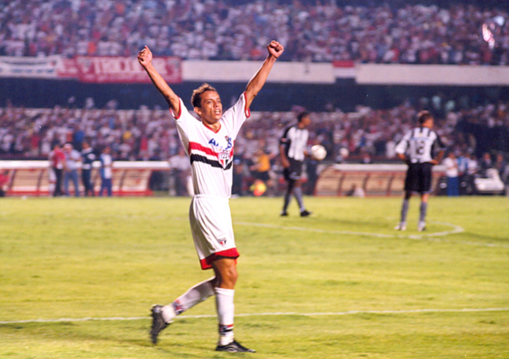 Há 18 anos, França fazia seu último jogo pelo São Paulo - Gazeta Esportiva