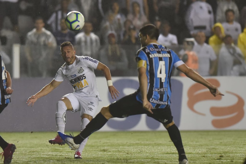 Veja fotos de Lucas Venuto, atacante do Santos - Gazeta Esportiva