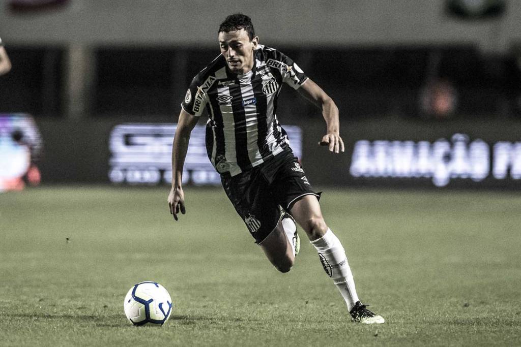 Diego Pituca completa 28 anos: veja fotos do volante santista - Gazeta ...