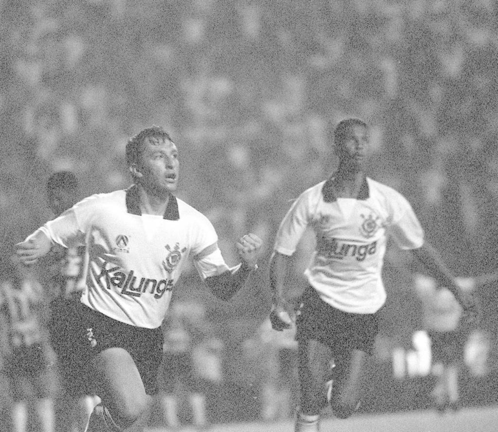 Neto completa 55 anos: relembre cinco grandes jogos pelo Timão - Gazeta ...