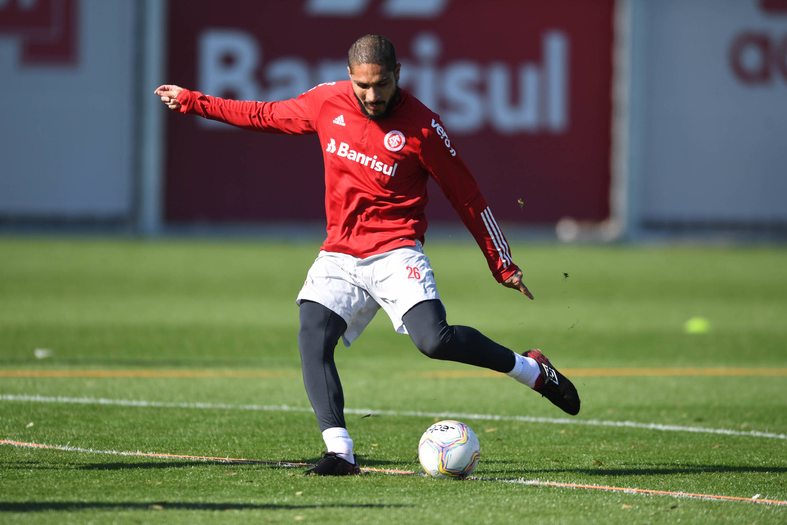 Elenco do Internacional aprimora passes e finalizações - Gazeta Esportiva