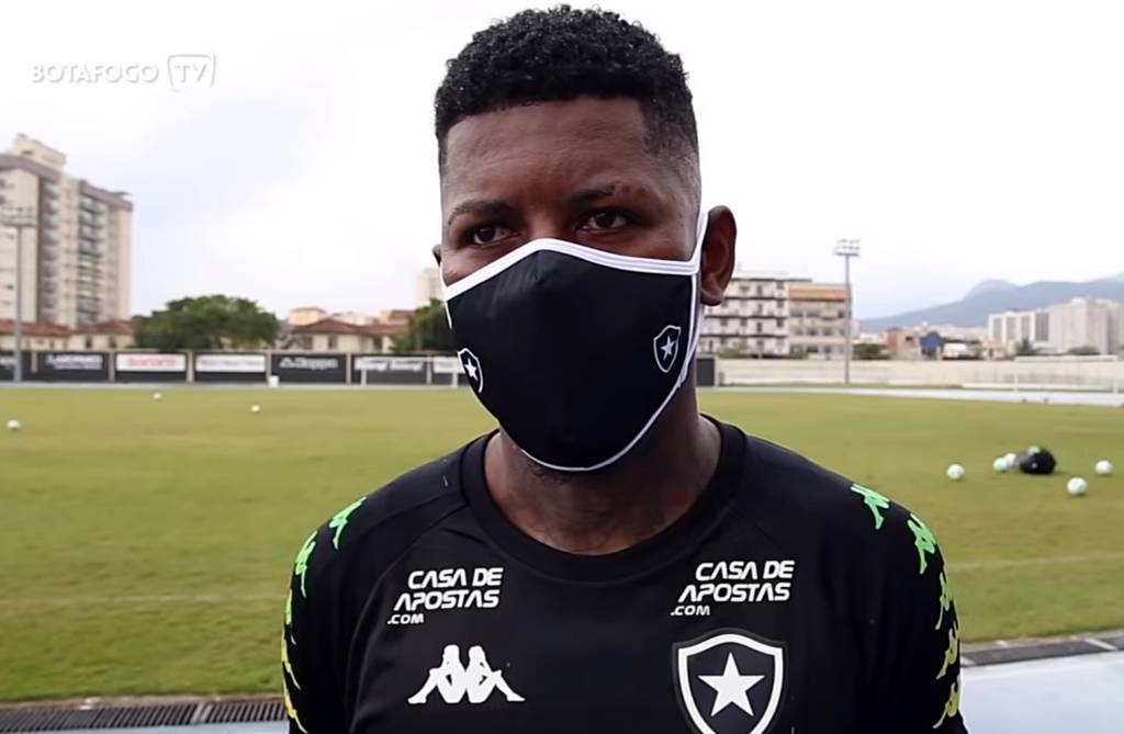 Gabriel Cortez fala sobre adaptação no Botafogo | Gazeta Esportiva