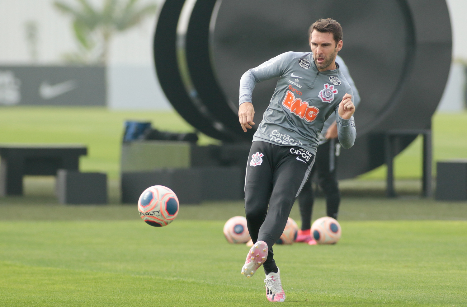 Presidente do Corinthians volta ao Twitter e manda recado sobre Boselli ...