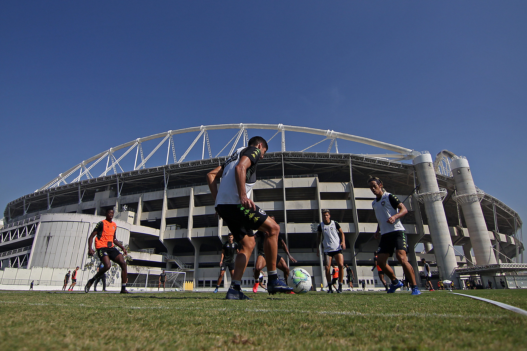 Veja imagens do treino do Botafogo no Engenhão - Gazeta Esportiva