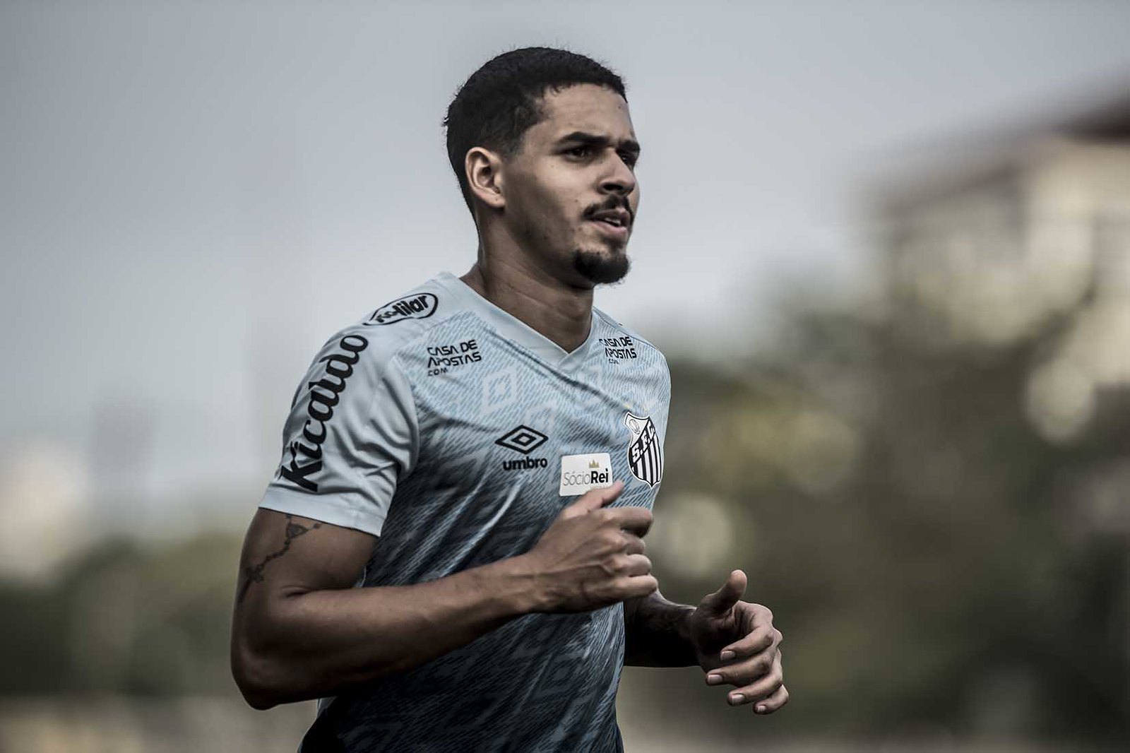 Lucas Veríssimo alerta para crescente da Ponte Preta e "esquece ...