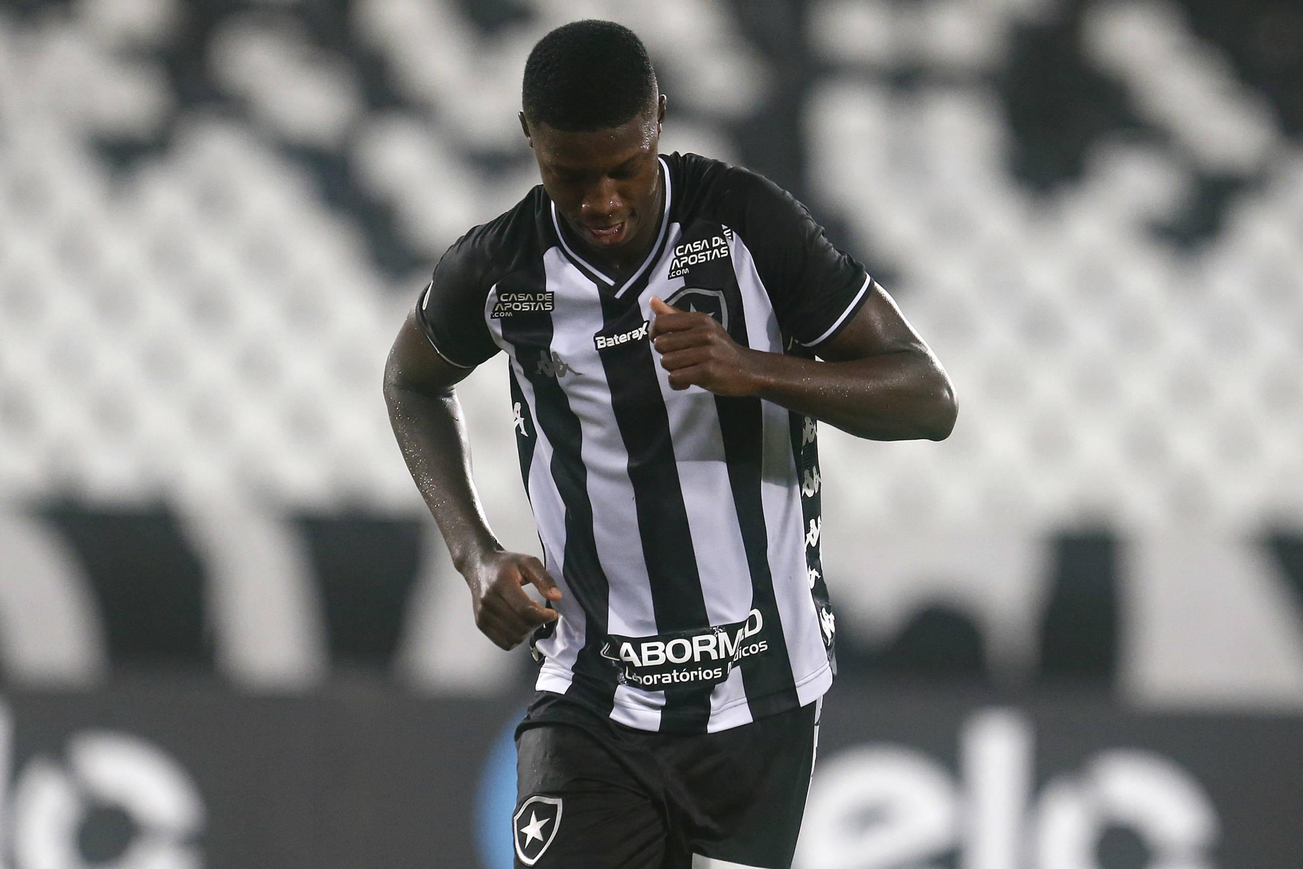 Matheus Babi valoriza melhora do Botafogo em vitória na Copa do Brasil ...