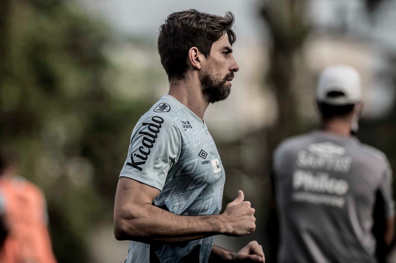 Luan Peres faz do Santos o clube onde mais atuou: "Uma honra" - Gazeta ...