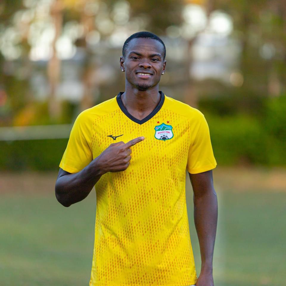 Anunciado por clube do Vietnã, Brandão comenta chegada ao país e ...