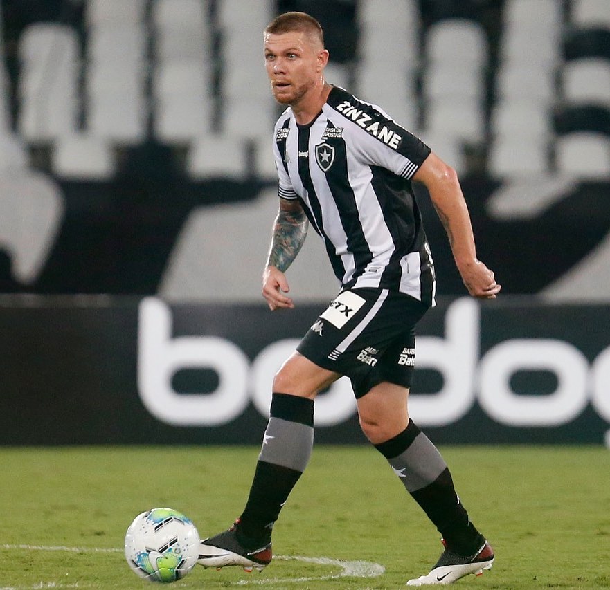 Rafael Forster segue com lesão na coxa e desfalca o Botafogo contra o ...