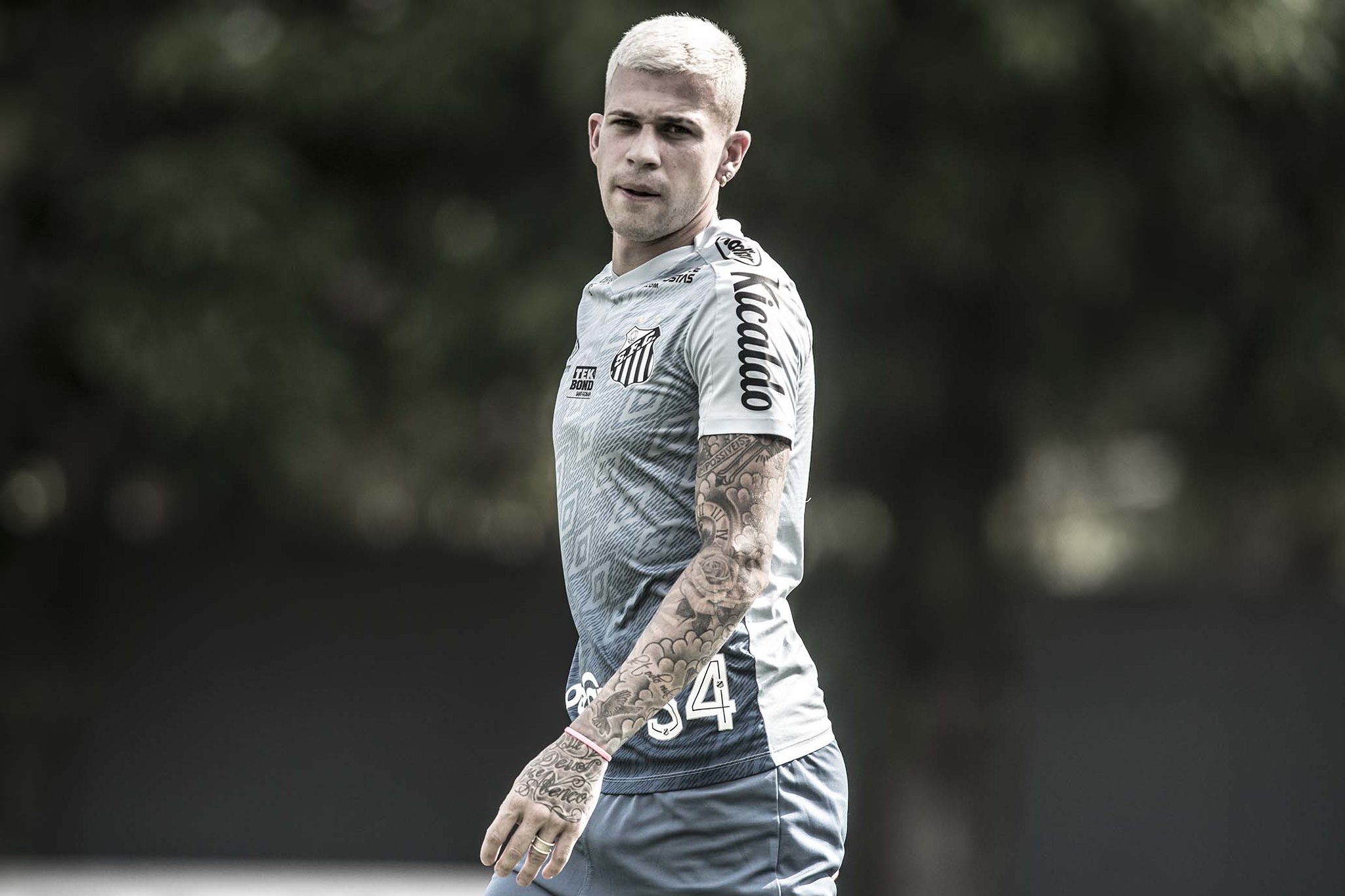 Jobson "vira torcedor" e adia cirurgia para assistir o Santos contra o ...