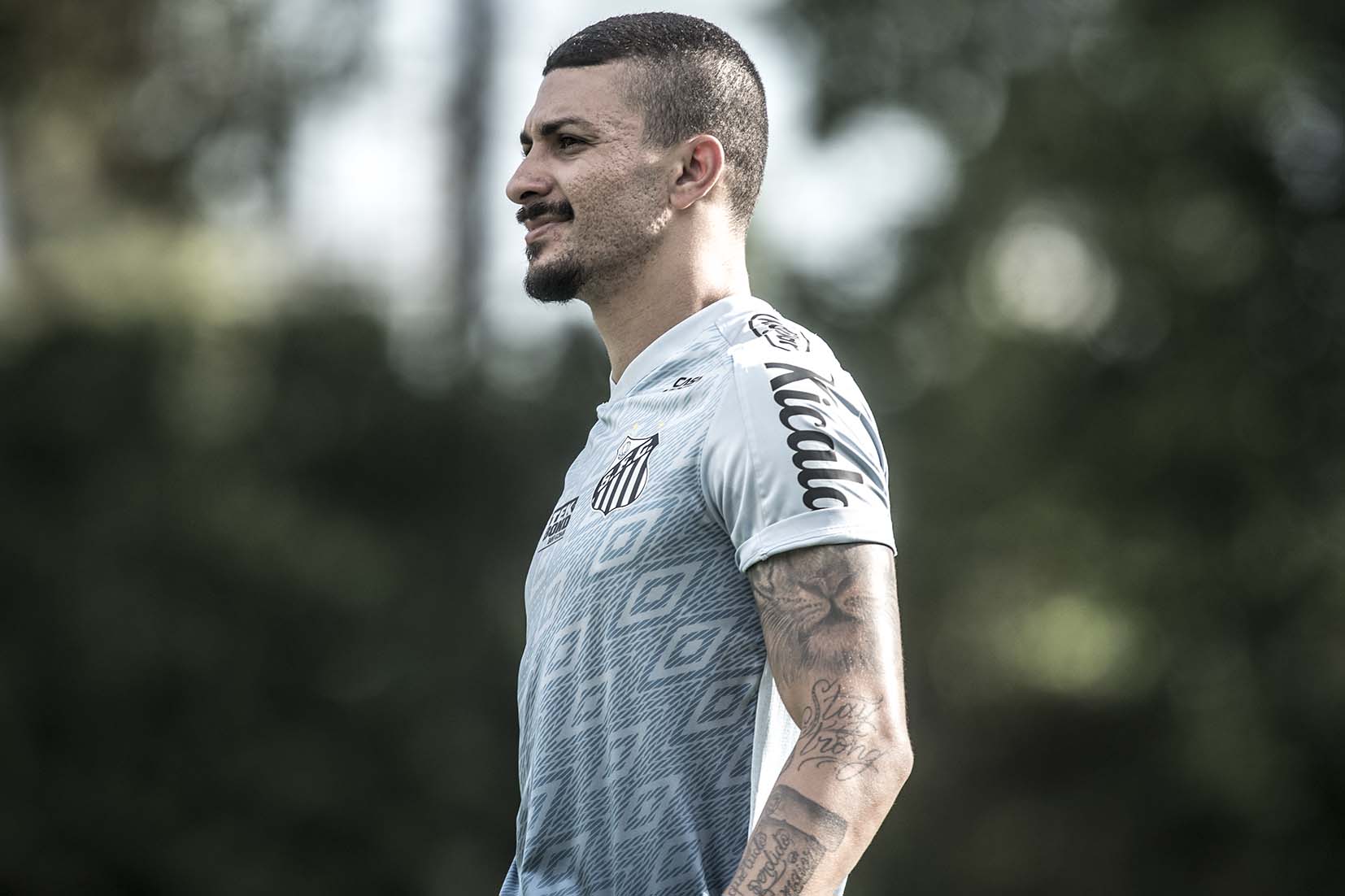 Alison afirma que está 100% e espera final equilibrada contra o ...