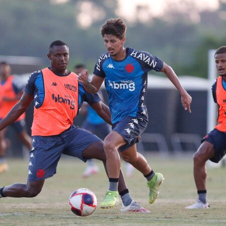 Confira imagens do treino do Vasco nesta segunda-feira - Gazeta Esportiva