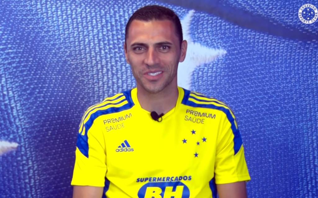 Após dez anos, Rômulo está de volta ao Cruzeiro e conta seu início no ...