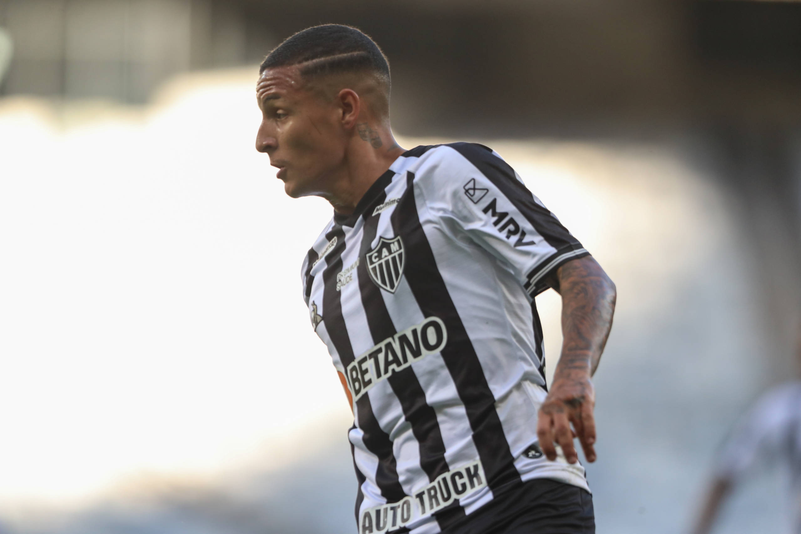 Arana vê melhora do Galo após derrota no clássico: “Criamos o espírito ...