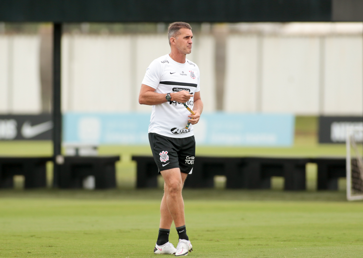 Com Rodrigo Varanda, Corinthians inicia preparação para clássico contra ...