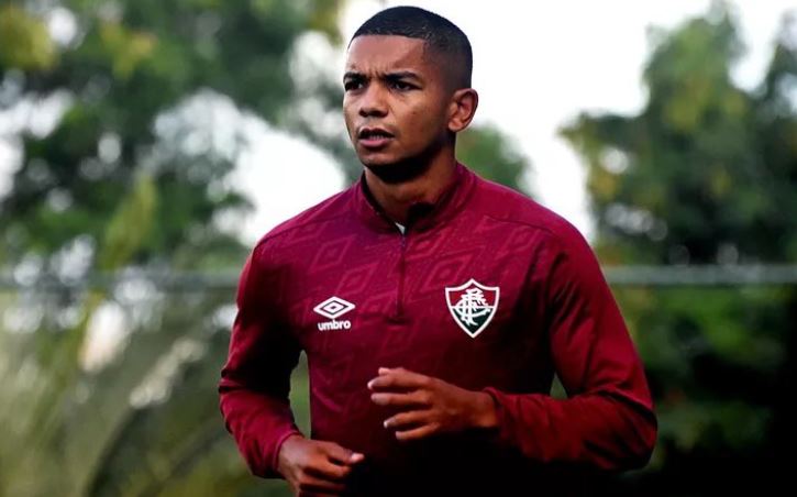David Braz comemora primeiro treino no CT do Fluminense - Gazeta Esportiva