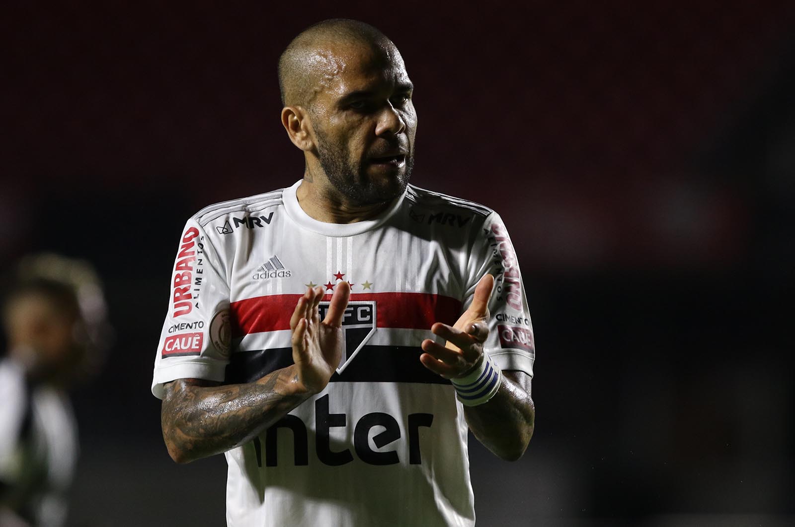 Veja fotos da carreira de Daniel Alves - Gazeta Esportiva