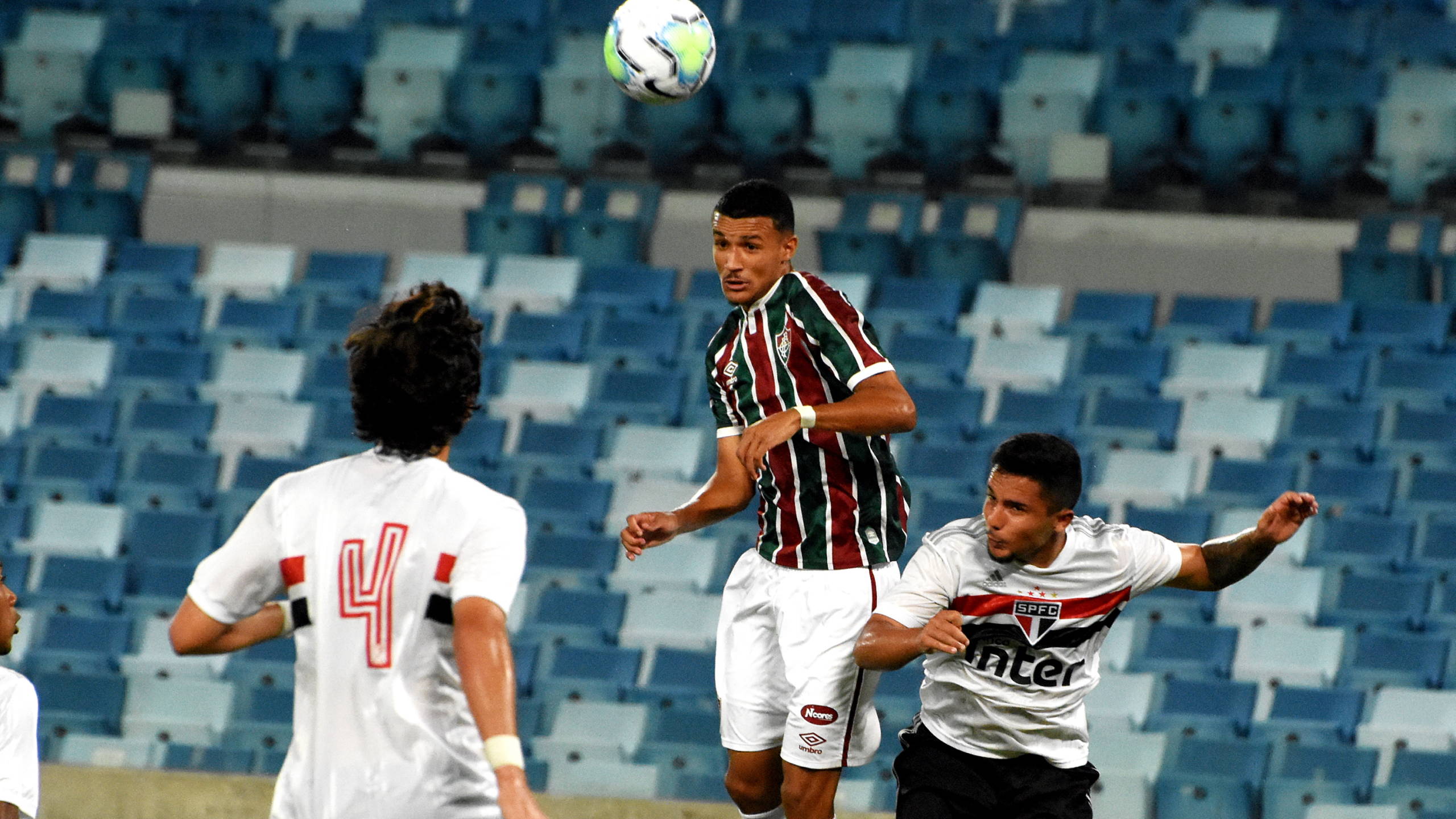 Real Sociedad de olho no lateral Jefté - Gazeta Esportiva