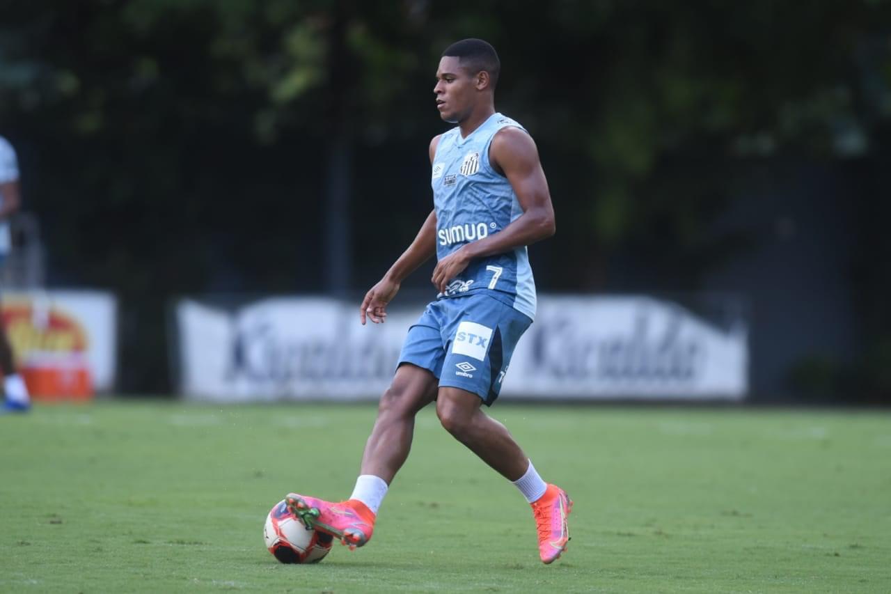 Após frustração, Victor Yan espera nova chance no Santos sob o comando ...