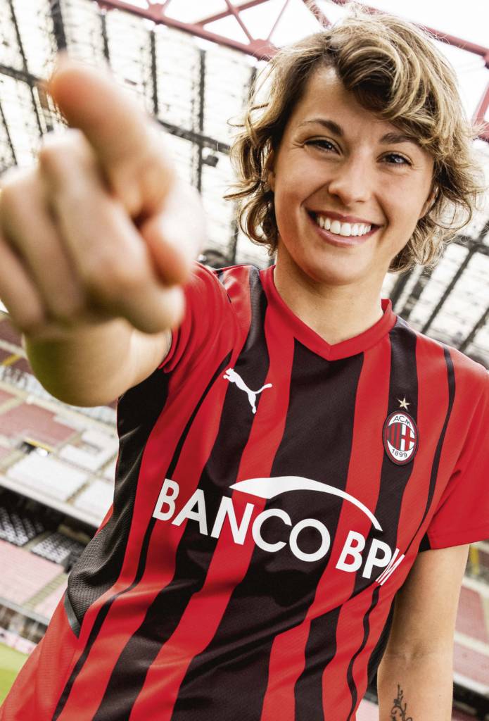 Confira as fotos do uniforme do Milan para a temporada 2021/22 - Gazeta ...