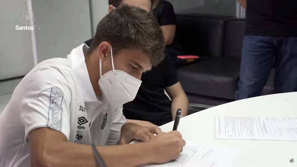 Pirani renova com o Santos; confira o vídeo - Vídeos - Gazeta Esportiva.com