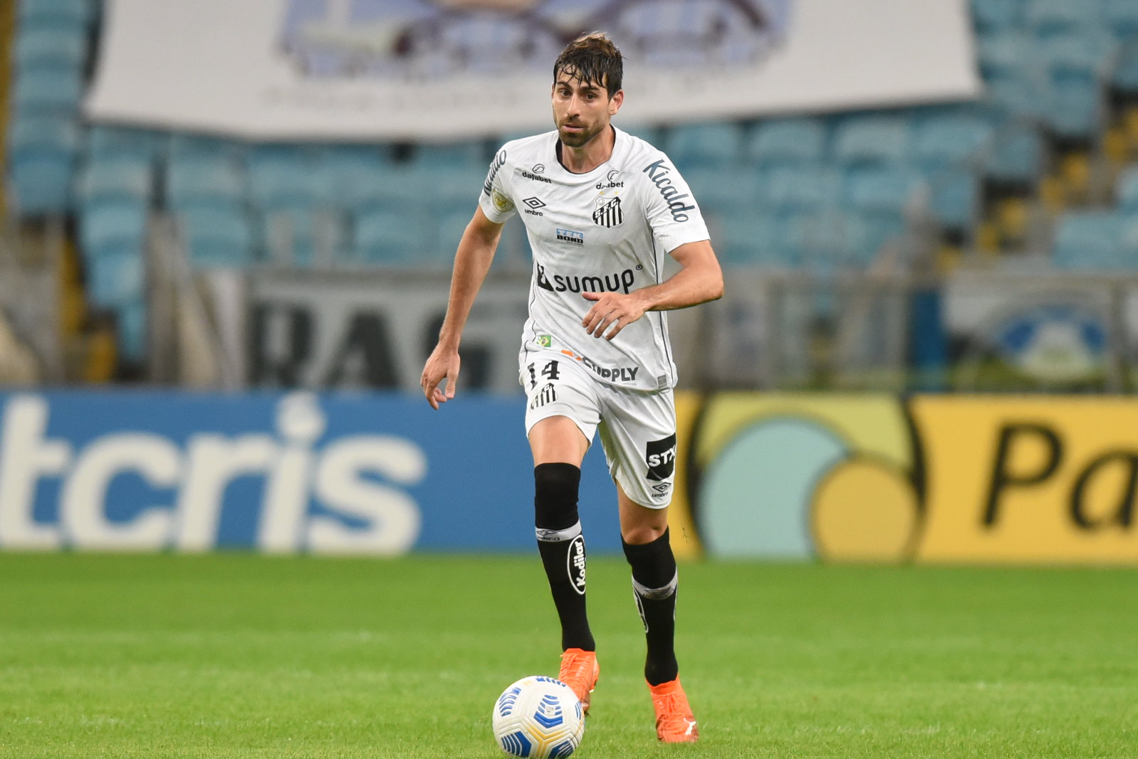 Atuações: Luan Peres se salva em noite de erros da defesa do Santos ...