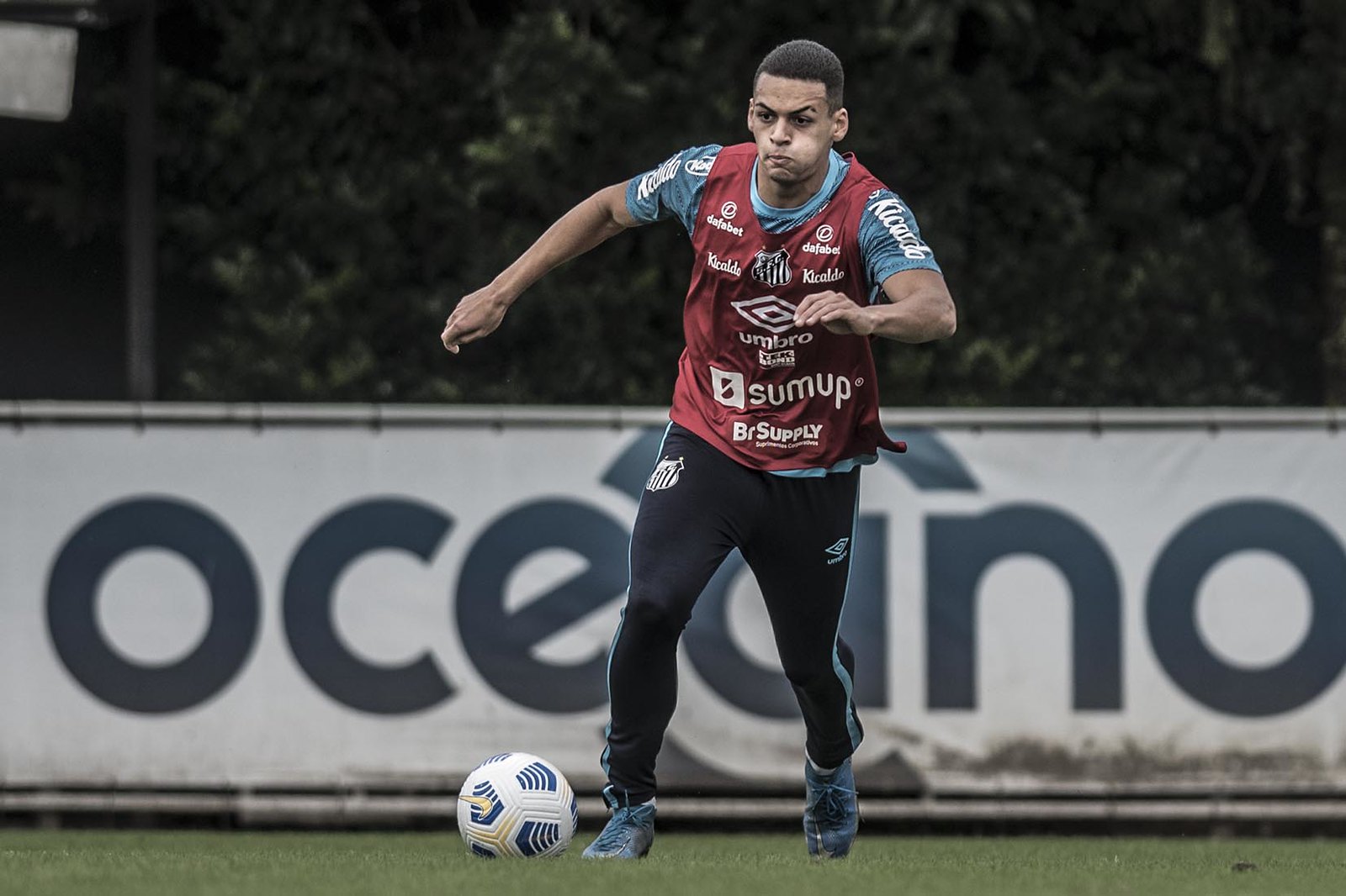 Kaiky comemora chances no Santos e agradece a Diniz: "Sempre vinha ...