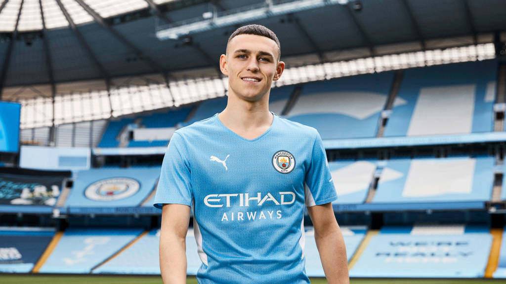 Confira fotos do novo primeiro uniforme do Manchester City - Gazeta ...