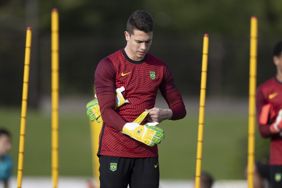 De volta, goleiro Brenno participa dos treinos com a Seleção Olímpica ...